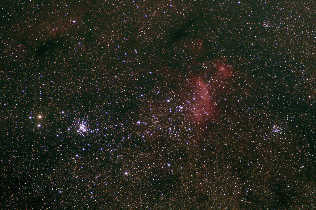 Katkarapusumu (NGC 6231) sekä avoimet tähtijoukot IC 4628 ja Tr 24 ...